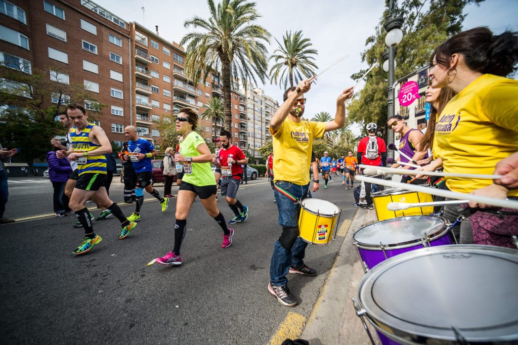 Corredores Maratón y 10K disfrutarán de 210 puntos de animación